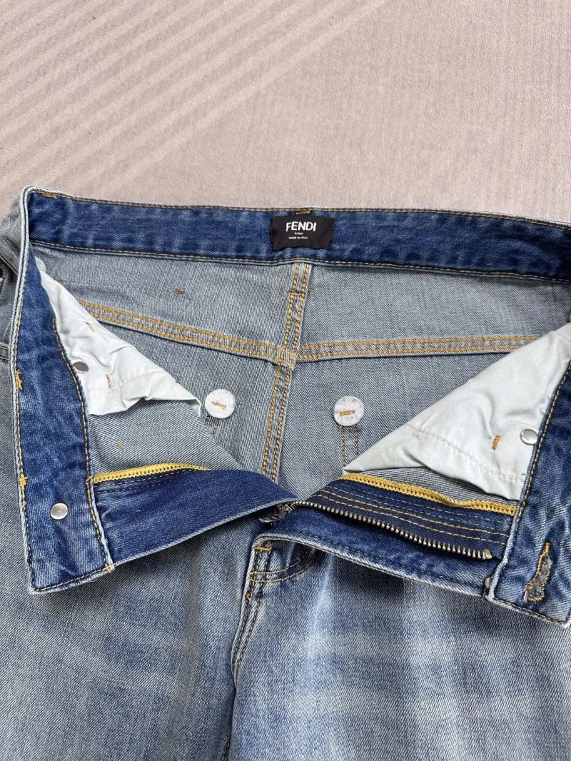 Low-cost Fendi Jeans