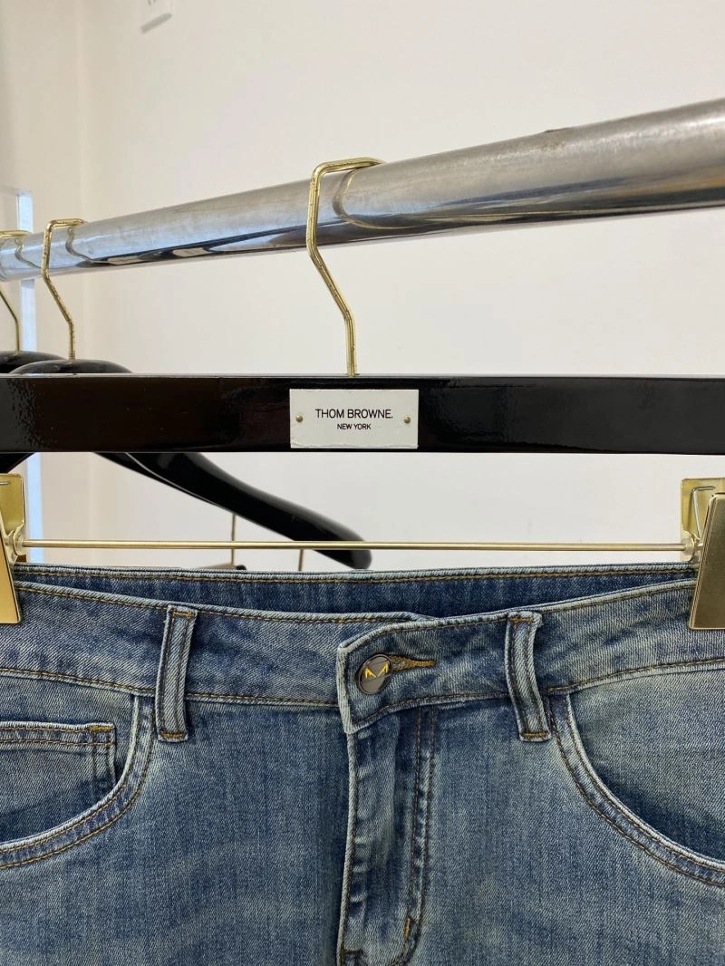 Low-cost Fendi Jeans