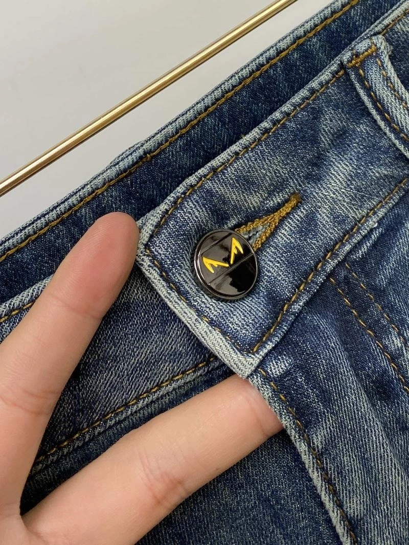 Low-cost Fendi Jeans
