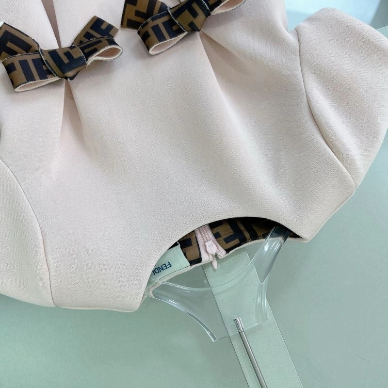 Top mirror Fendi Kids