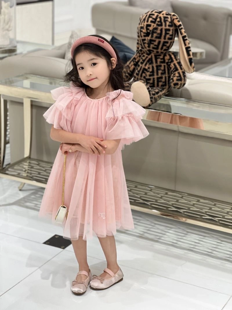 Top mirror Fendi Kids