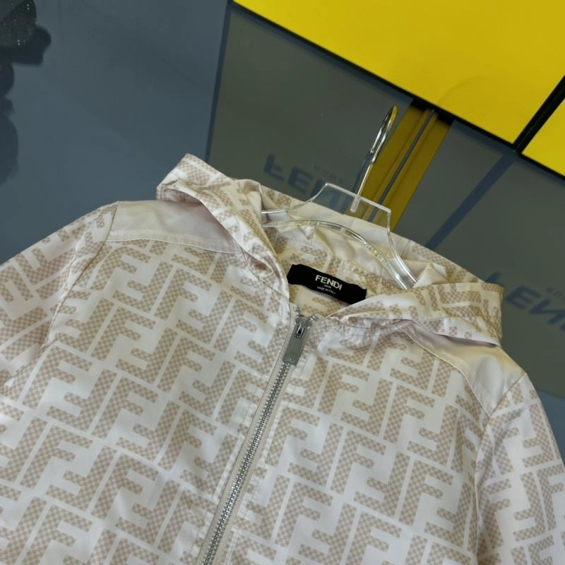 Top mirror Fendi Kids