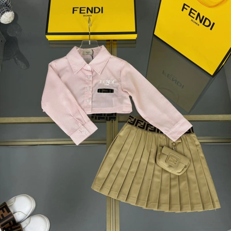 Top mirror Fendi Kids