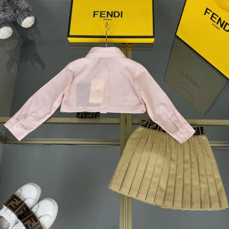 Top mirror Fendi Kids