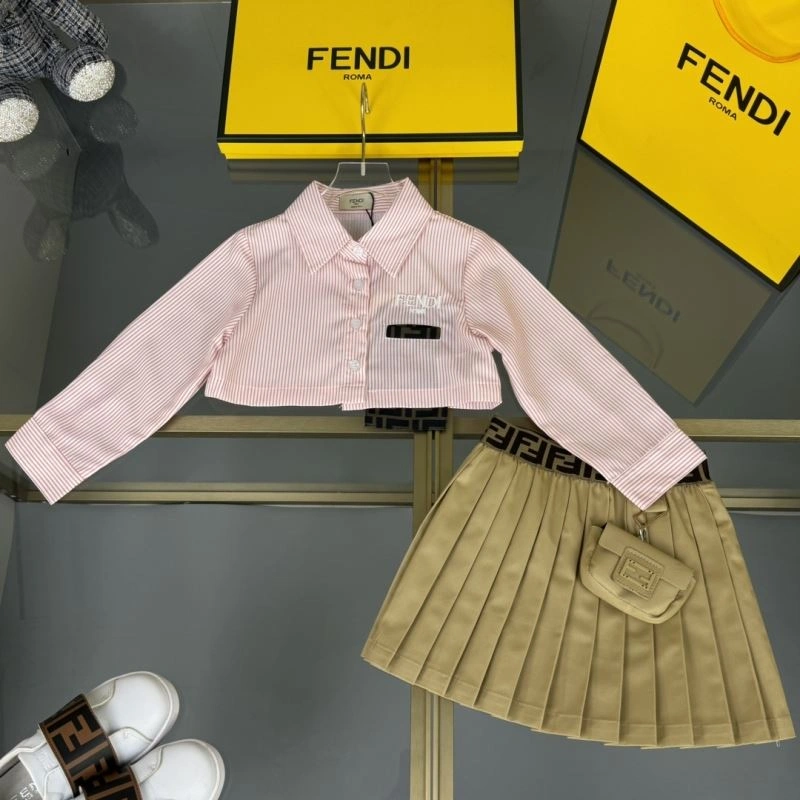Top mirror Fendi Kids