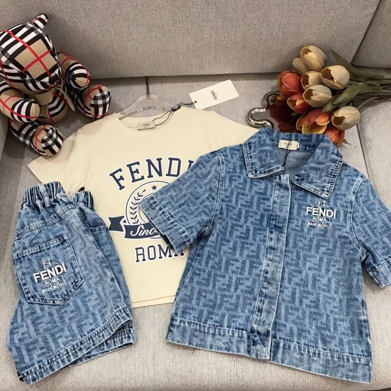 Top mirror Fendi Kids
