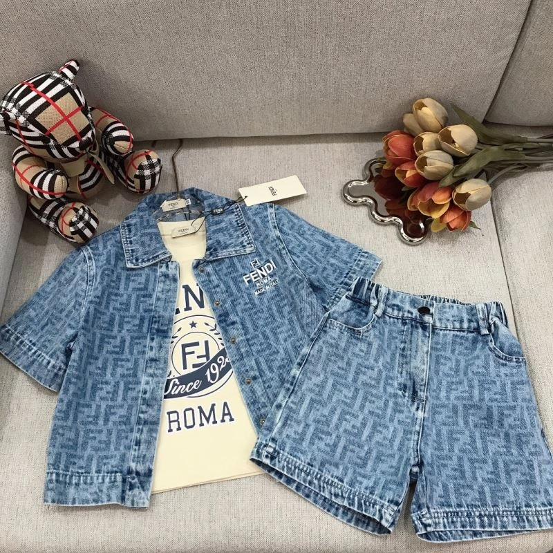 Top mirror Fendi Kids