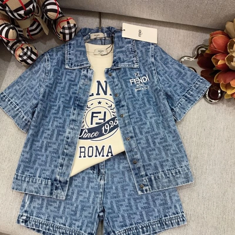 Top mirror Fendi Kids