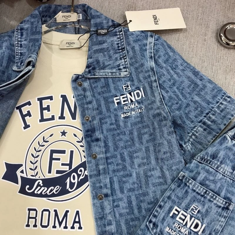 Top mirror Fendi Kids