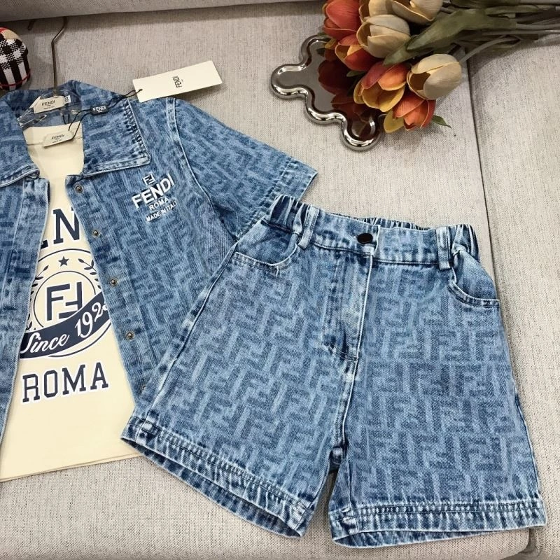 Top mirror Fendi Kids