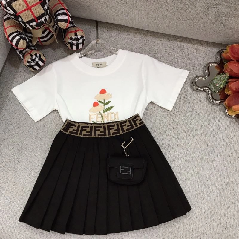 Top mirror Fendi Kids