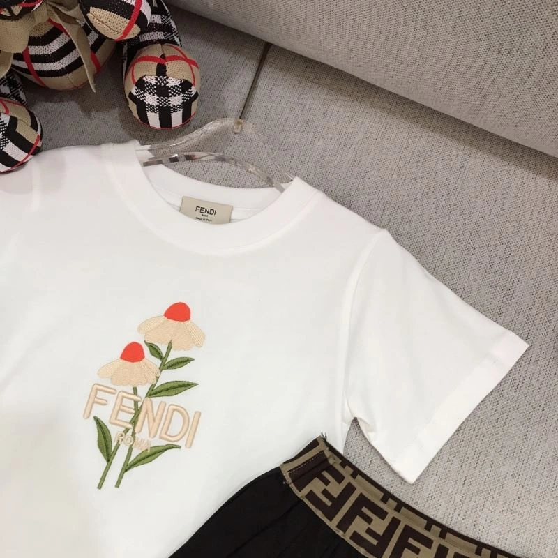 Top mirror Fendi Kids