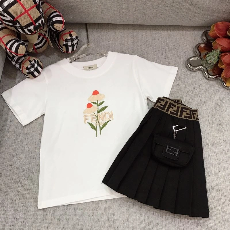 Top mirror Fendi Kids