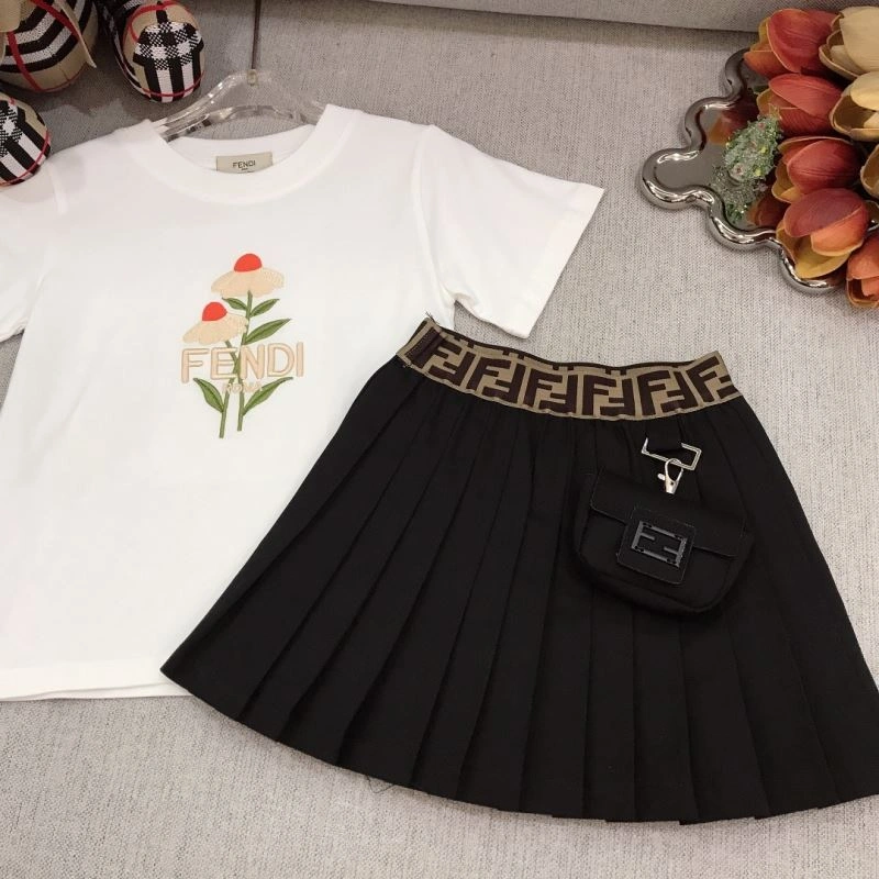 Top mirror Fendi Kids