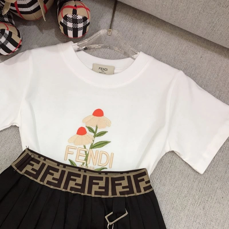 Top mirror Fendi Kids