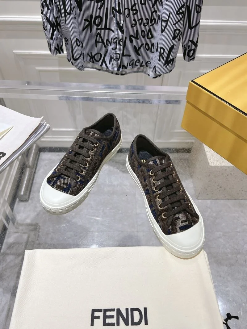 Top mirror Fendi Low Shoes