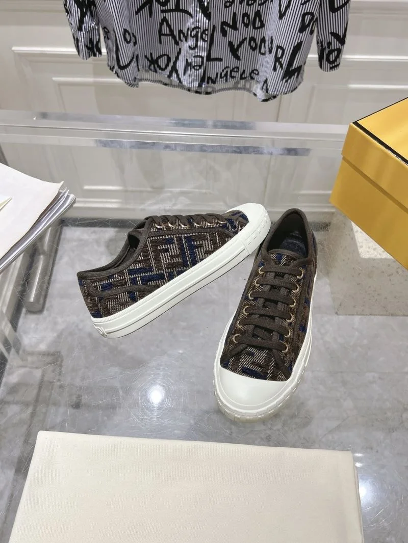 Top mirror Fendi Low Shoes