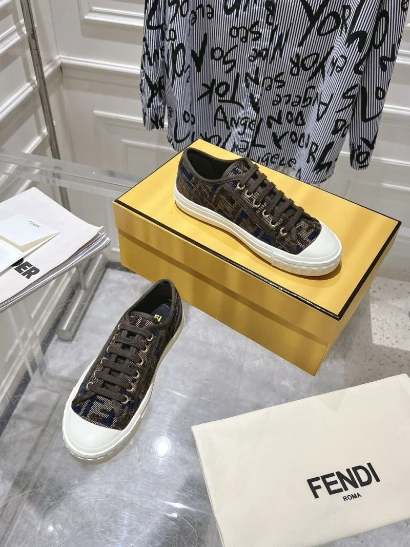 Top mirror Fendi Low Shoes
