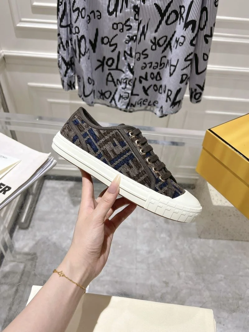 Top mirror Fendi Low Shoes