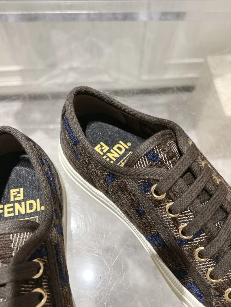 Top mirror Fendi Low Shoes
