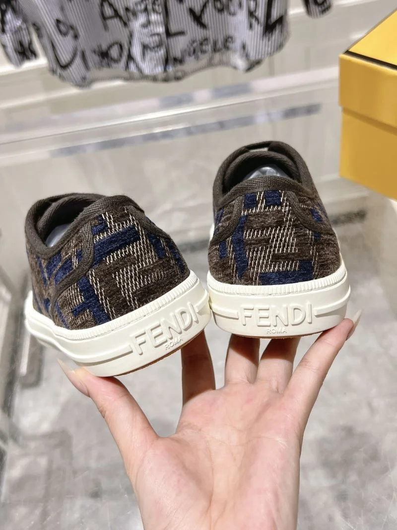 Top mirror Fendi Low Shoes