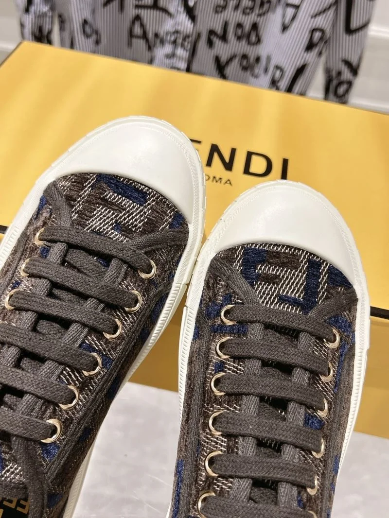 Top mirror Fendi Low Shoes