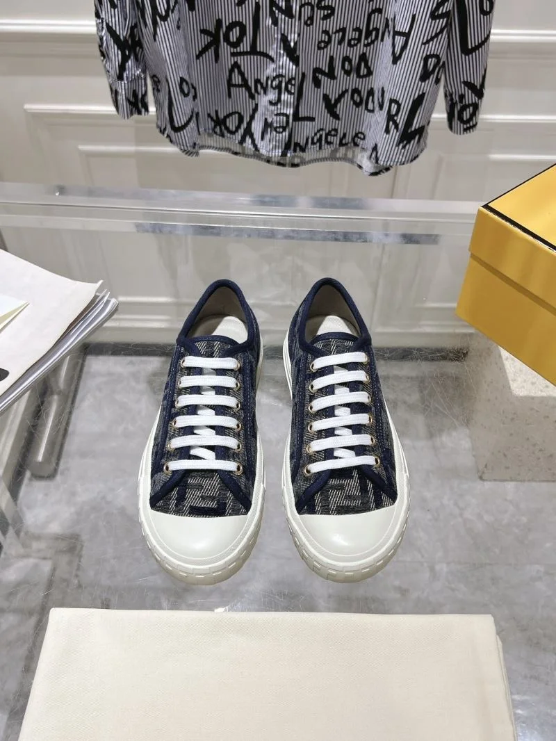 Top mirror Fendi Low Shoes