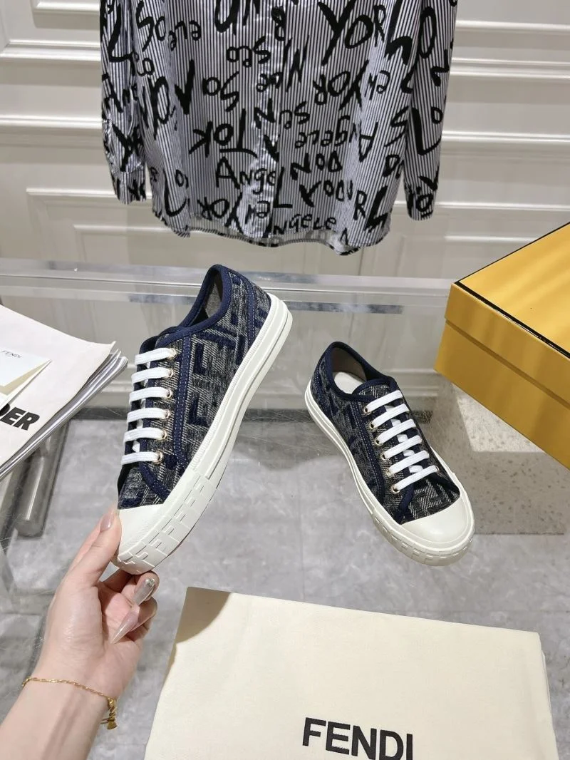 Top mirror Fendi Low Shoes