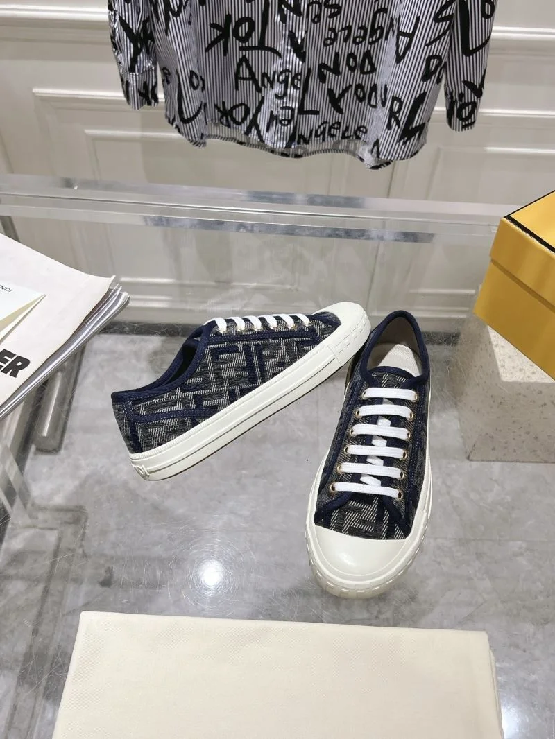 Top mirror Fendi Low Shoes