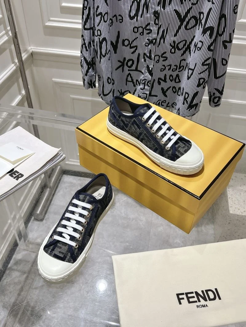 Top mirror Fendi Low Shoes