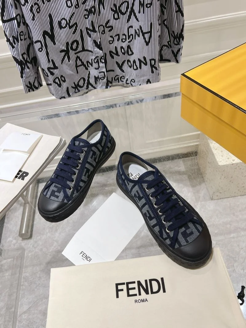 Top mirror Fendi Low Shoes