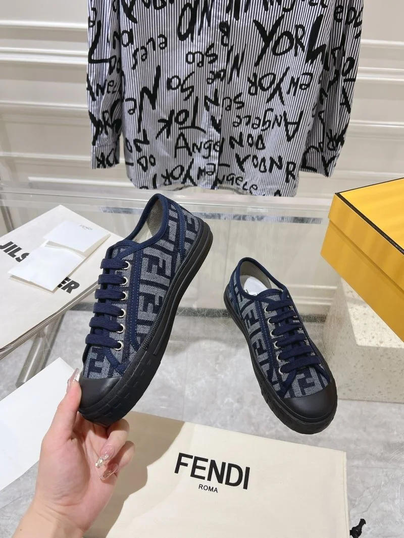 Top mirror Fendi Low Shoes