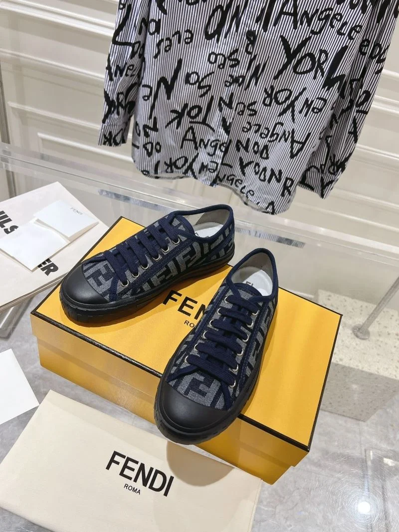 Top mirror Fendi Low Shoes