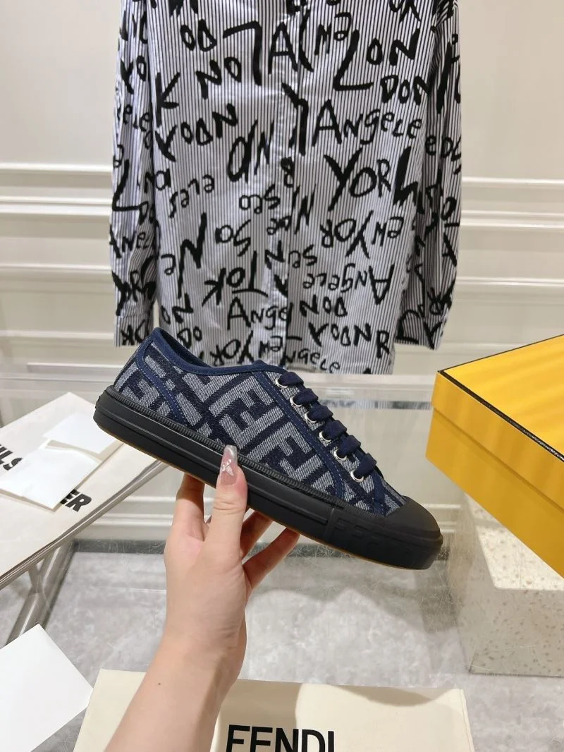 Top mirror Fendi Low Shoes