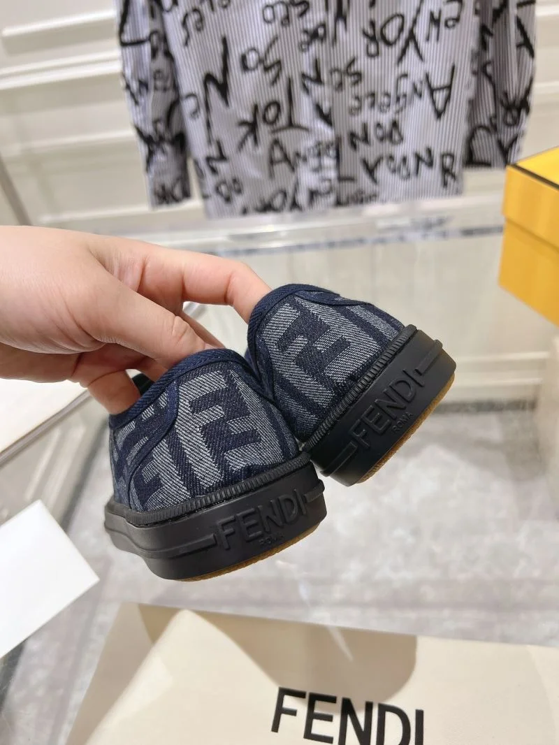 Top mirror Fendi Low Shoes