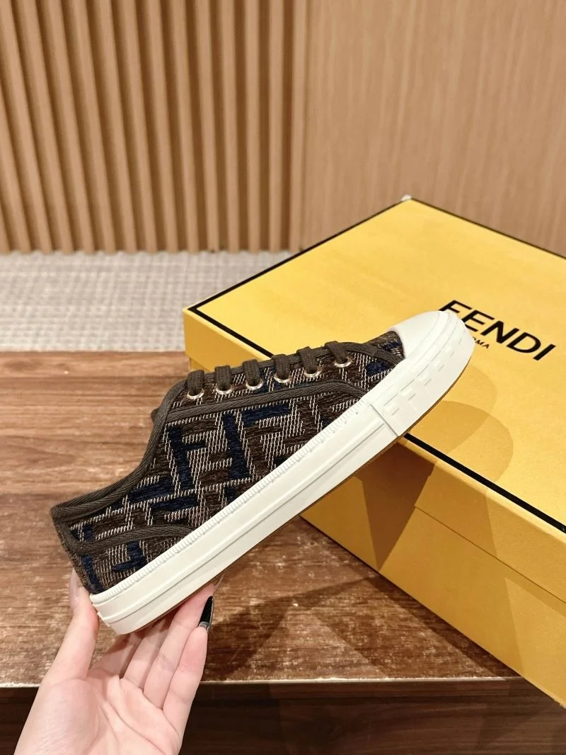 Accurate model Fendi Low Shoes