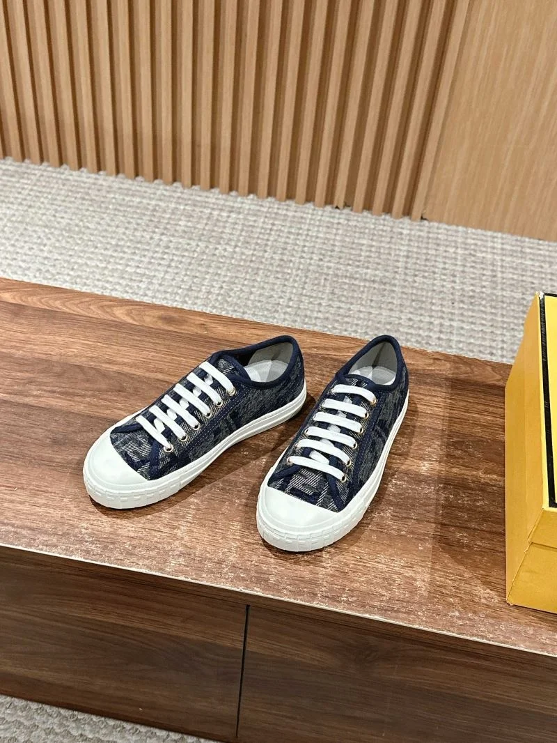 Top mirror Fendi Low Shoes