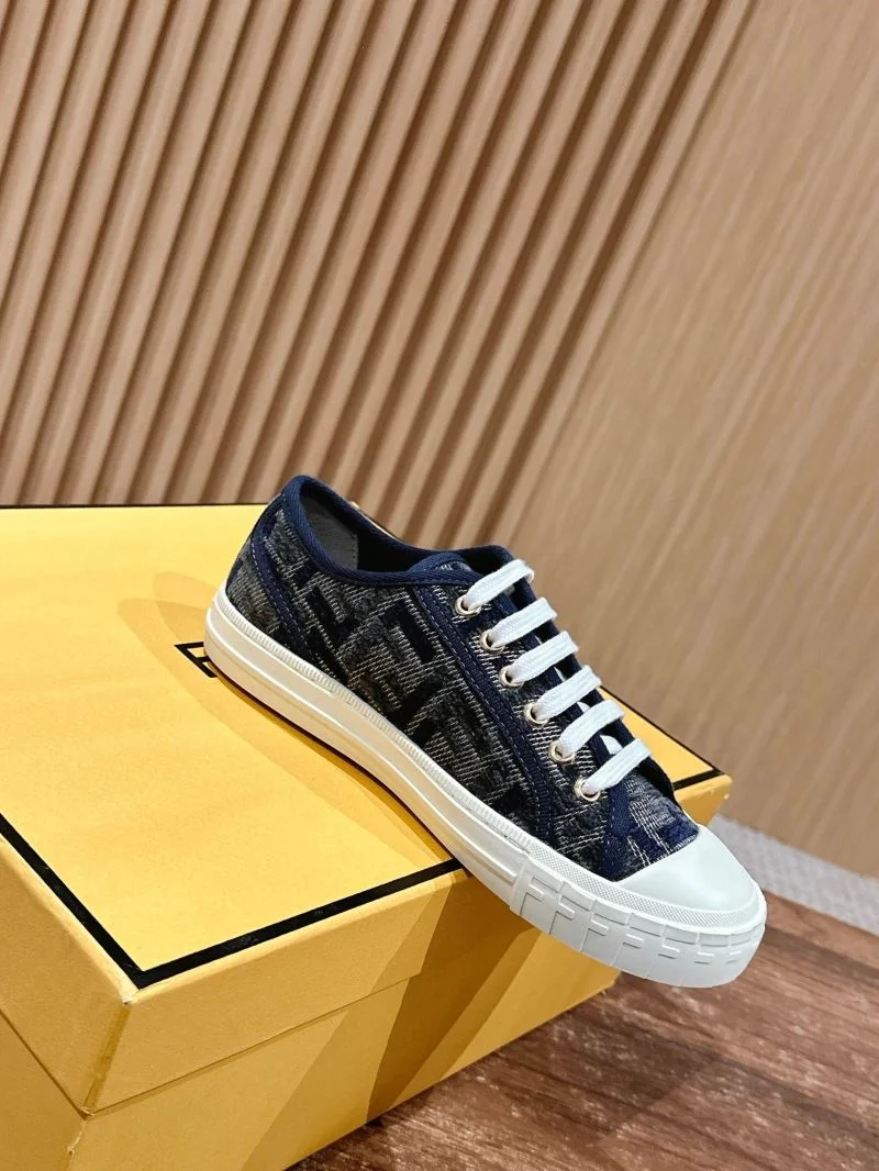 Top mirror Fendi Low Shoes