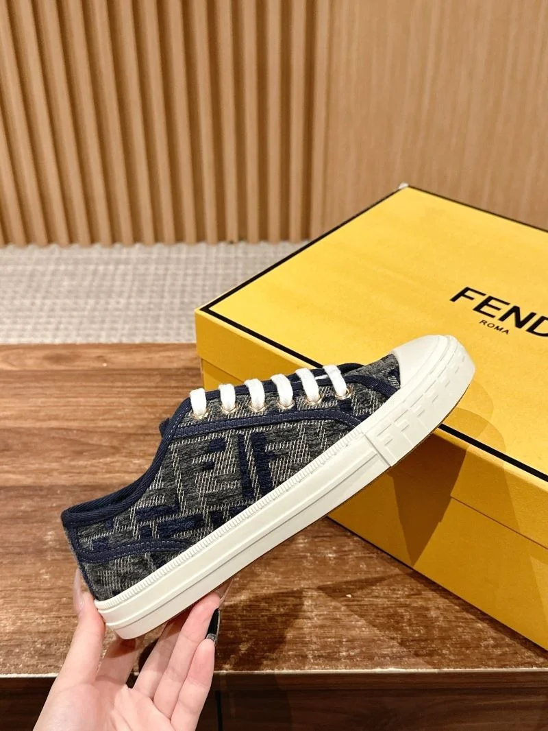 Top mirror Fendi Low Shoes