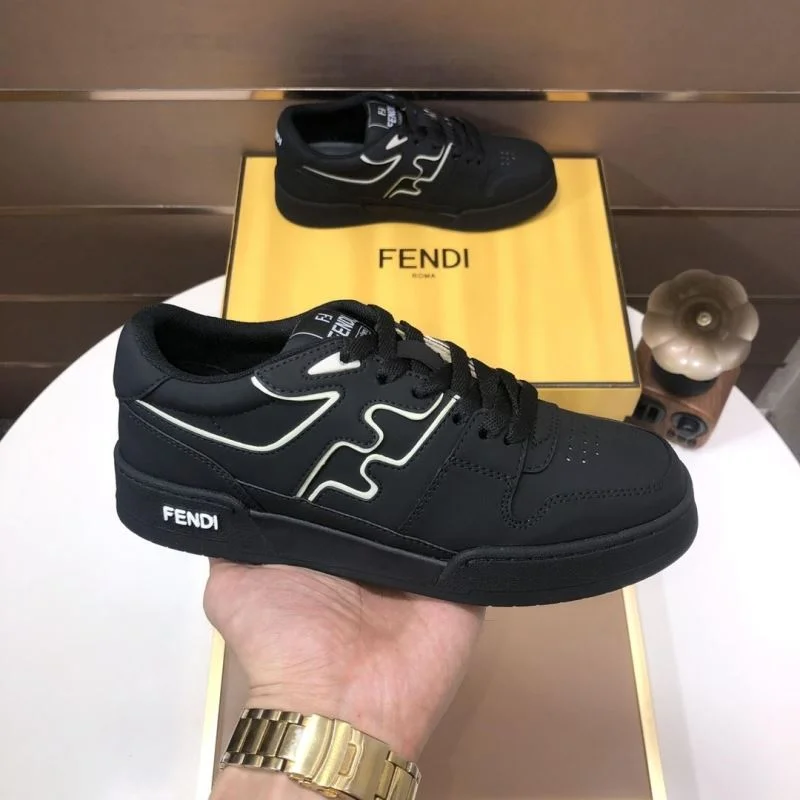 Top mirror Fendi Low Shoes