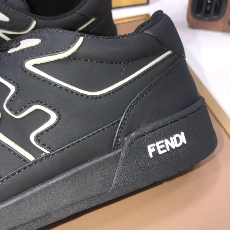 Top mirror Fendi Low Shoes
