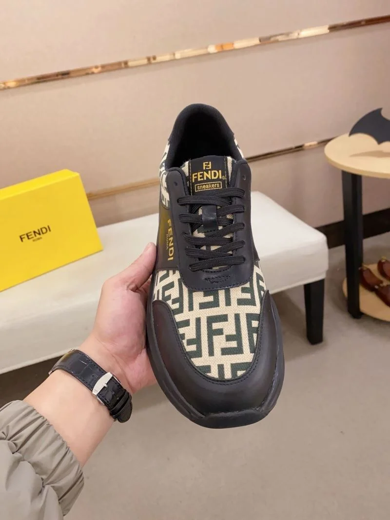 Top mirror Fendi Low Shoes