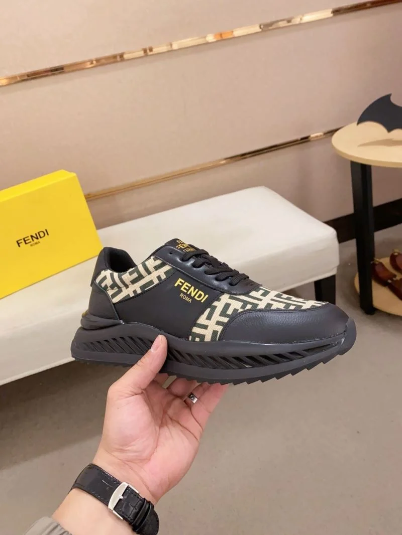 Top mirror Fendi Low Shoes
