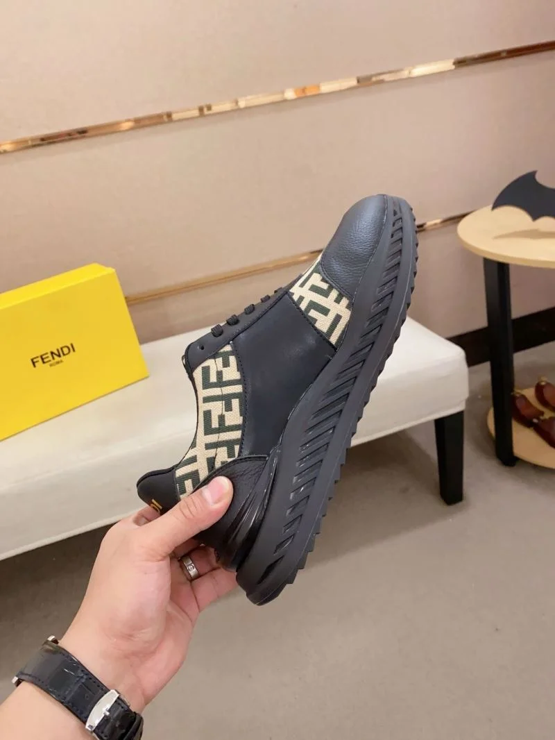 Top mirror Fendi Low Shoes