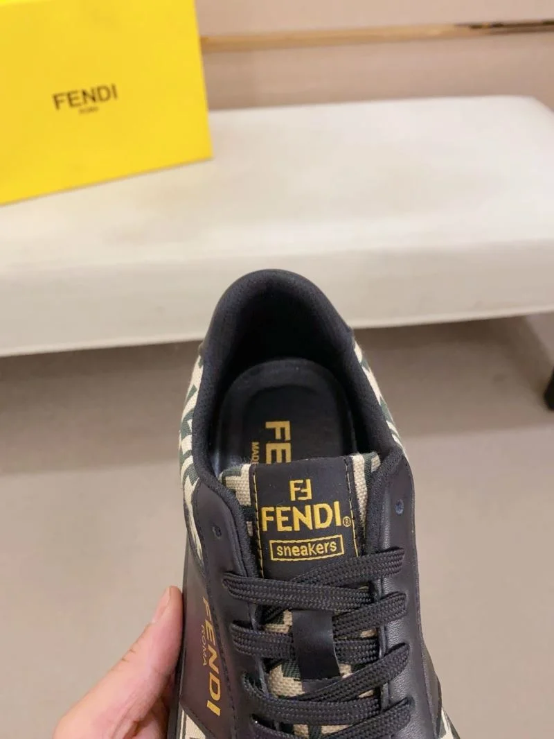 Top mirror Fendi Low Shoes