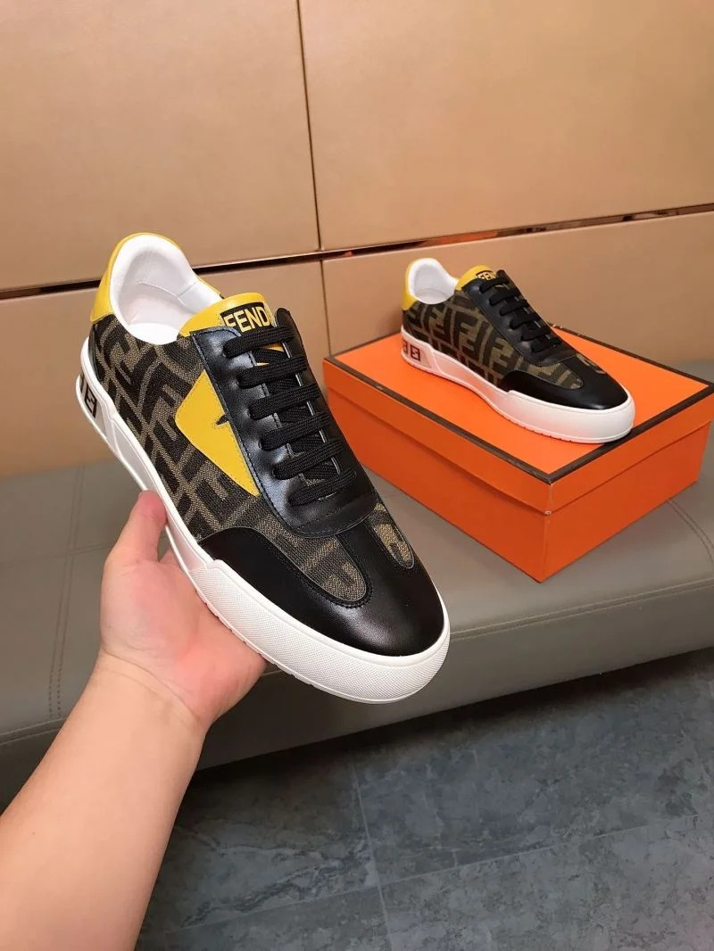 Top mirror Fendi Low Shoes