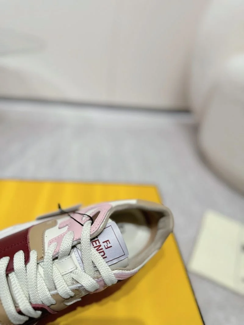 Top mirror Fendi Low Shoes