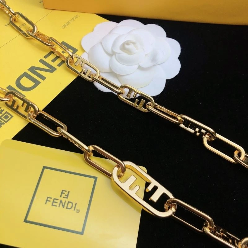 Precise copy Fendi Necklaces