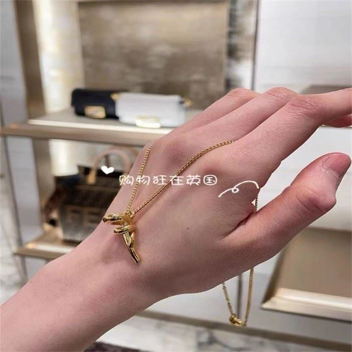 Affordable Fendi Necklaces