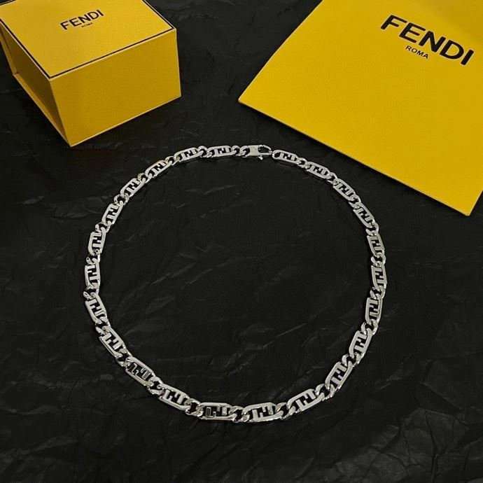 Top mirror Fendi Necklaces